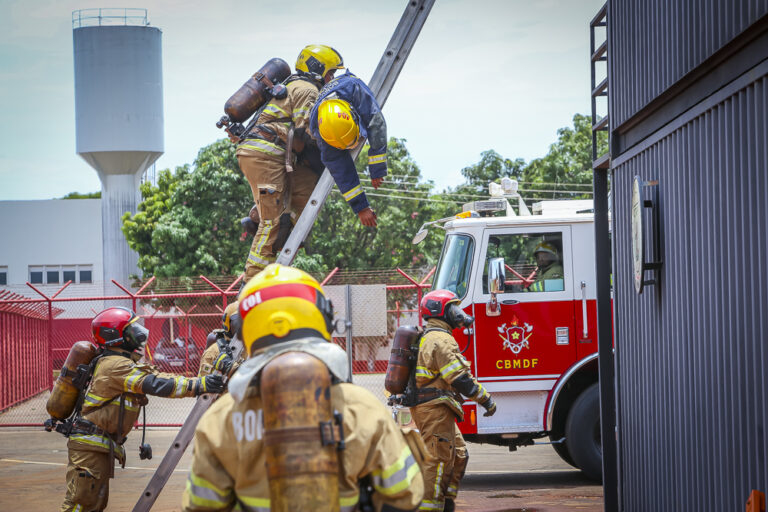 CBMDF recebe CBMAP para Treinamento em Simuladores de Incêndio - CBMDF